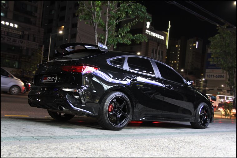 [K3 GT] 휠튜닝 핫스터프 CR5 크로스스피드 글로스블랙 18인치 아이박 다운스프링